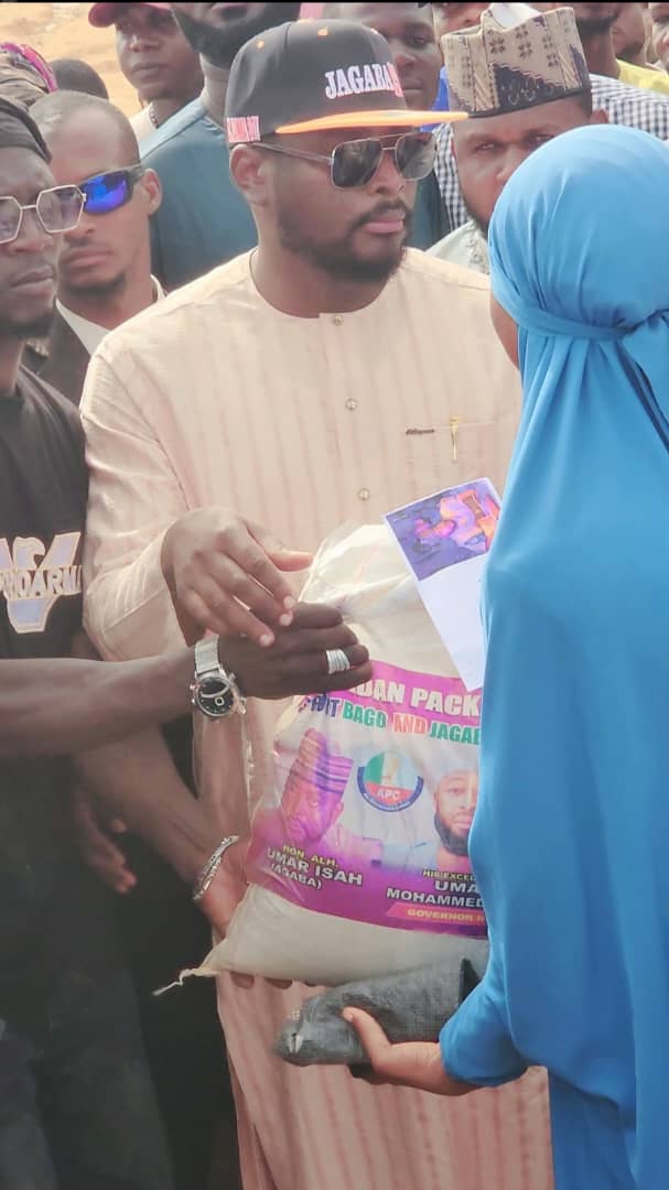 Ramadan: Umar Isah donates food items, cash to households in Suleja ...