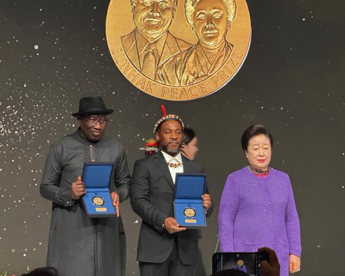 Jonathan receives Sunhak Peace Prize in South Korea | PeriscopeNGA.com